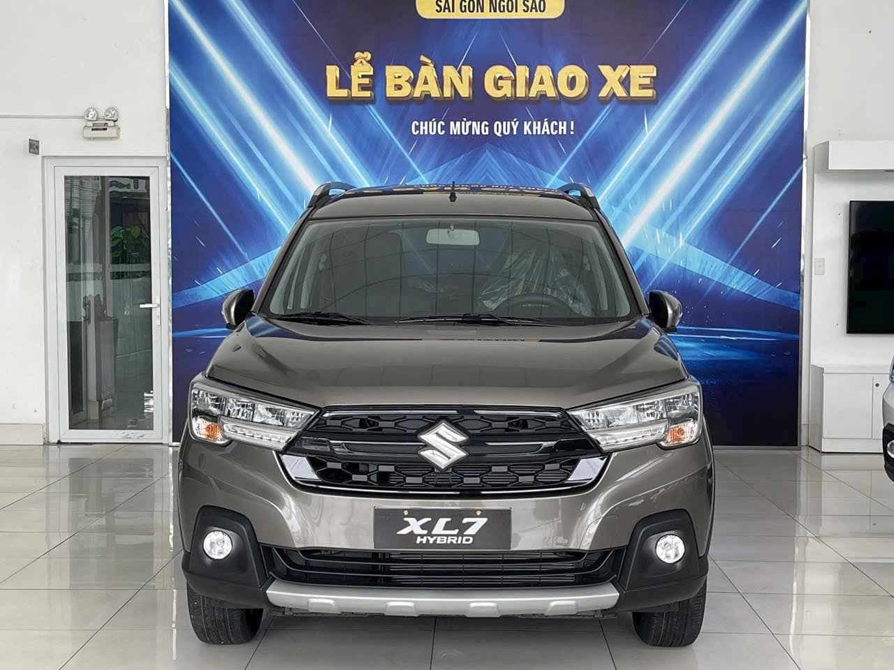 Bán xe Suzuki Xl7 Hybrid màu xám 2025 - 7 chỗ - nhập khẩu - động cơ mới